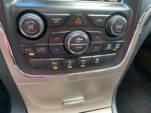 Pelēks Jeep Grand Cherokee 2015 Marijampole, ar dzinēja tilpumu 2.99 L un nobraukumu 222 tūkst. km par 13499 €, foto 43 vietnē AUTOMOTO.COM.LV