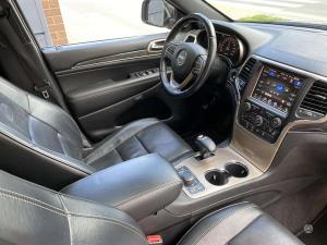 Pelēks Jeep Grand Cherokee 2015 Marijampole, ar dzinēja tilpumu 2.99 L un nobraukumu 222 tūkst. km par 13499 €, foto 46 vietnē AUTOMOTO.COM.LV