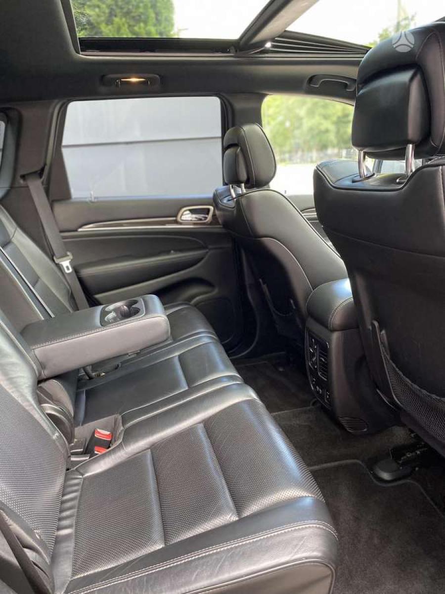 Pelēks Jeep Grand Cherokee 2015 Marijampole, ar dzinēja tilpumu 2.99 L un nobraukumu 222 tūkst. km par 13499 €, foto 49 vietnē AUTOMOTO.COM.LV