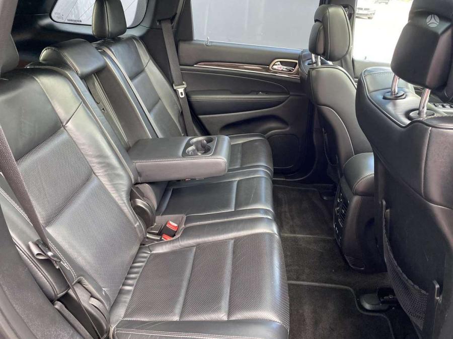 Pelēks Jeep Grand Cherokee 2015 Marijampole, ar dzinēja tilpumu 2.99 L un nobraukumu 222 tūkst. km par 13499 €, foto 50 vietnē AUTOMOTO.COM.LV