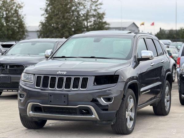 Grey Jeep Grand Cherokee 2015 in Siauliai, with an engine capacity of 3.60 L and mileage of 250 thousand km for 8200 €, photo 1 on AUTOMOTO.COM.LV