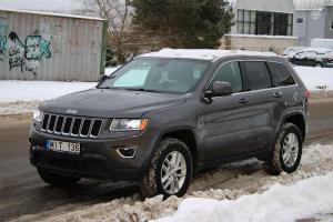 Grey Jeep Grand Cherokee 2016 in Vilnius, with an engine capacity of 3.60 L and mileage of 281 thousand km for 12999 €, photo 3 on AUTOMOTO.COM.LV
