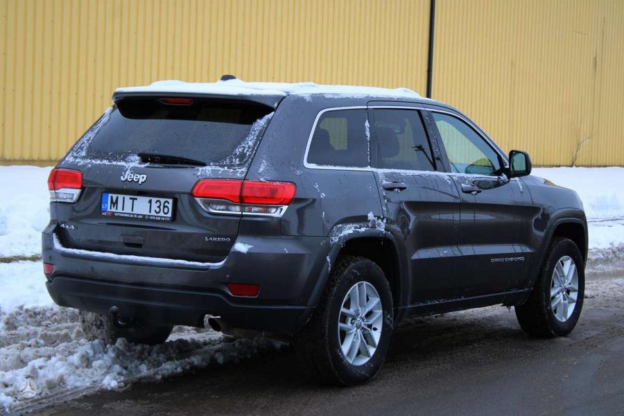 Grey Jeep Grand Cherokee 2016 in Vilnius, with an engine capacity of 3.60 L and mileage of 281 thousand km for 12999 €, photo 7 on AUTOMOTO.COM.LV
