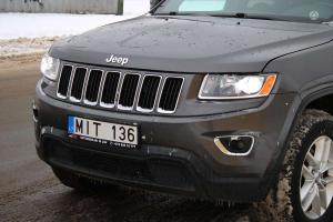 Grey Jeep Grand Cherokee 2016 in Vilnius, with an engine capacity of 3.60 L and mileage of 281 thousand km for 12999 €, photo 9 on AUTOMOTO.COM.LV