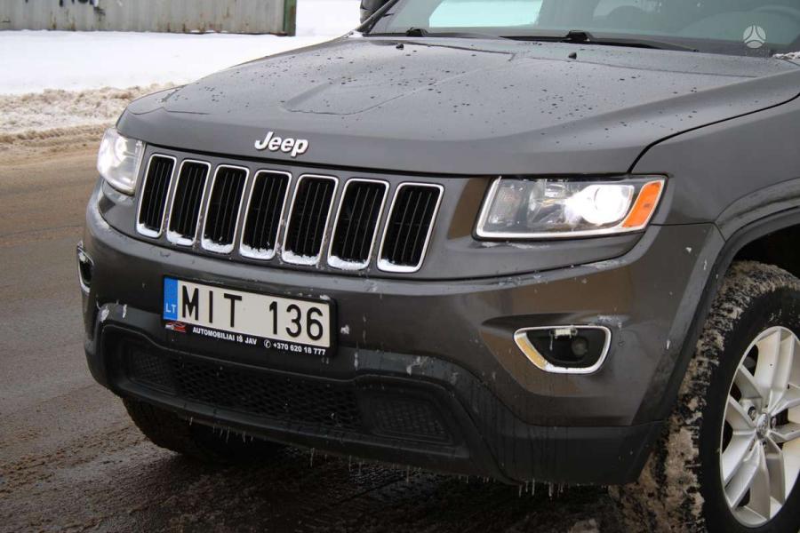 Grey Jeep Grand Cherokee 2016 in Vilnius, with an engine capacity of 3.60 L and mileage of 281 thousand km for 12999 €, photo 9 on AUTOMOTO.COM.LV