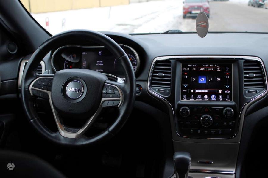 Grey Jeep Grand Cherokee 2016 in Vilnius, with an engine capacity of 3.60 L and mileage of 281 thousand km for 12999 €, photo 15 on AUTOMOTO.COM.LV