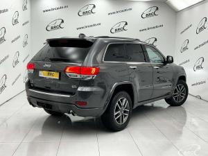 Grey Jeep Grand Cherokee 2016 in Vilnius, with an engine capacity of 3.60 L and mileage of 324 thousand km for 13500 €, photo 3 on AUTOMOTO.COM.LV