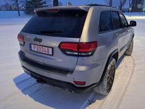 Pelēks Jeep Grand Cherokee 2016 Tauragė, ar dzinēja tilpumu 5.65 L un nobraukumu 181 tūkst. km par 19998 €, foto 4 vietnē AUTOMOTO.COM.LV