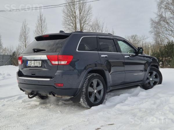 Pelēks Jeep Grand Cherokee 2016 Rīga, ar dzinēja tilpumu 3.00 L un nobraukumu 288 tūkst. km par 15250 €, foto 3 vietnē AUTOMOTO.COM.LV