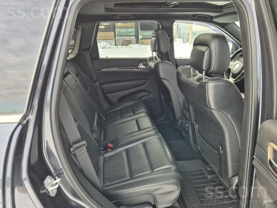 Grey Jeep Grand Cherokee 2016 in Riga, with an engine capacity of 3.00 L and mileage of 288 thousand km for 15250 €, photo 8 on AUTOMOTO.COM.LV