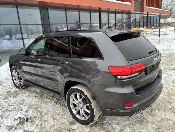 Pelēks Jeep Grand Cherokee 2016 Klaipėda, ar dzinēja tilpumu 3.60 L un nobraukumu 218 tūkst. km par 16895 €, foto 7 vietnē AUTOMOTO.COM.LV