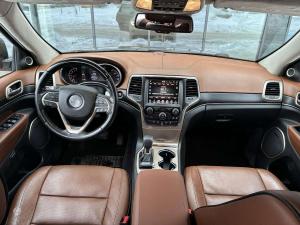 Grey Jeep Grand Cherokee 2016 in Klaipeda, with an engine capacity of 3.60 L and mileage of 218 thousand km for 16895 €, photo 10 on AUTOMOTO.COM.LV
