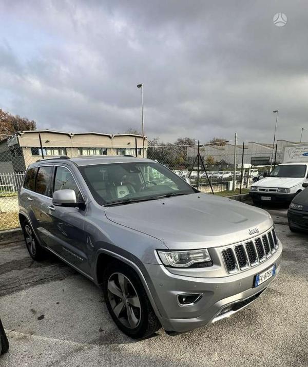 Pelēks Jeep Grand Cherokee 2016 Panevēža, ar dzinēja tilpumu 2.99 L un nobraukumu 345 tūkst. km par 9800 €, foto 4 vietnē AUTOMOTO.COM.LV
