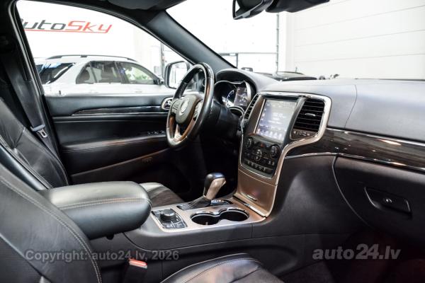 Серый Джип Гранд Чероки 2016 в Таллин, объемом двигателя 3.00 л и пробегом 152 тыс. км за 19900 €, фото 10 на AUTOMOTO.COM.LV