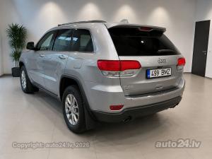 Grey Jeep Grand Cherokee 2016 in Tartu, with an engine capacity of 3.00 L and mileage of 207 thousand km for 14800 €, photo 8 on AUTOMOTO.COM.LV