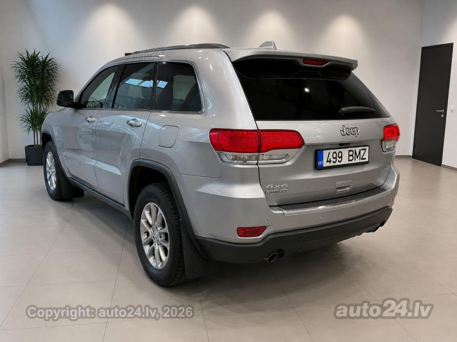 Grey Jeep Grand Cherokee 2016 in Tartu, with an engine capacity of 3.00 L and mileage of 207 thousand km for 14800 €, photo 8 on AUTOMOTO.COM.LV