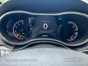 Grey Jeep Grand Cherokee 2016 in Tartu, with an engine capacity of 3.00 L and mileage of 207 thousand km for 14800 €, photo 10 on AUTOMOTO.COM.LV