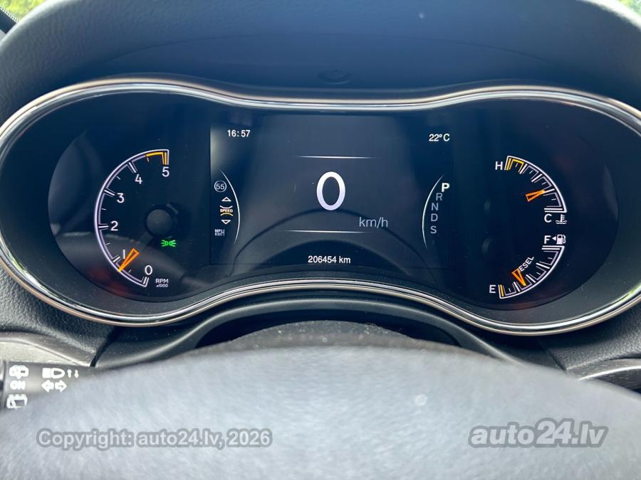 Grey Jeep Grand Cherokee 2016 in Tartu, with an engine capacity of 3.00 L and mileage of 207 thousand km for 14800 €, photo 10 on AUTOMOTO.COM.LV