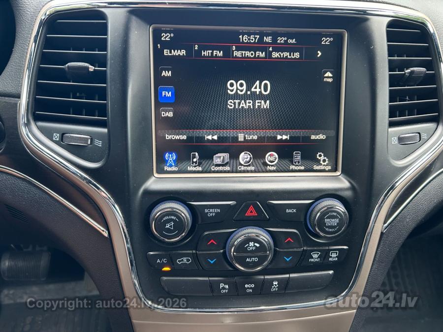 Grey Jeep Grand Cherokee 2016 in Tartu, with an engine capacity of 3.00 L and mileage of 207 thousand km for 14800 €, photo 11 on AUTOMOTO.COM.LV