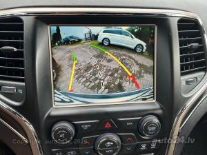 Grey Jeep Grand Cherokee 2016 in Tartu, with an engine capacity of 3.00 L and mileage of 207 thousand km for 14800 €, photo 16 on AUTOMOTO.COM.LV