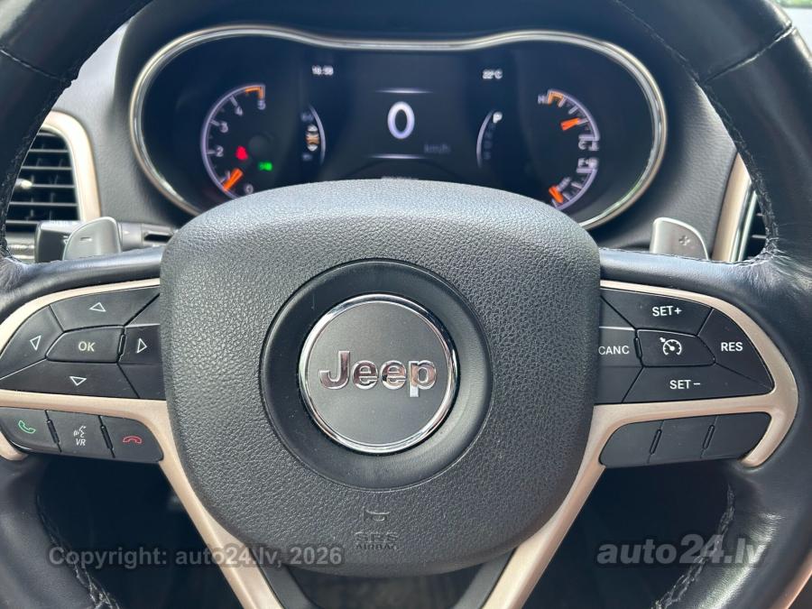 Grey Jeep Grand Cherokee 2016 in Tartu, with an engine capacity of 3.00 L and mileage of 207 thousand km for 14800 €, photo 20 on AUTOMOTO.COM.LV