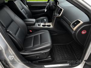 Grey Jeep Grand Cherokee 2016 in Tartu, with an engine capacity of 3.00 L and mileage of 207 thousand km for 14800 €, photo 24 on AUTOMOTO.COM.LV