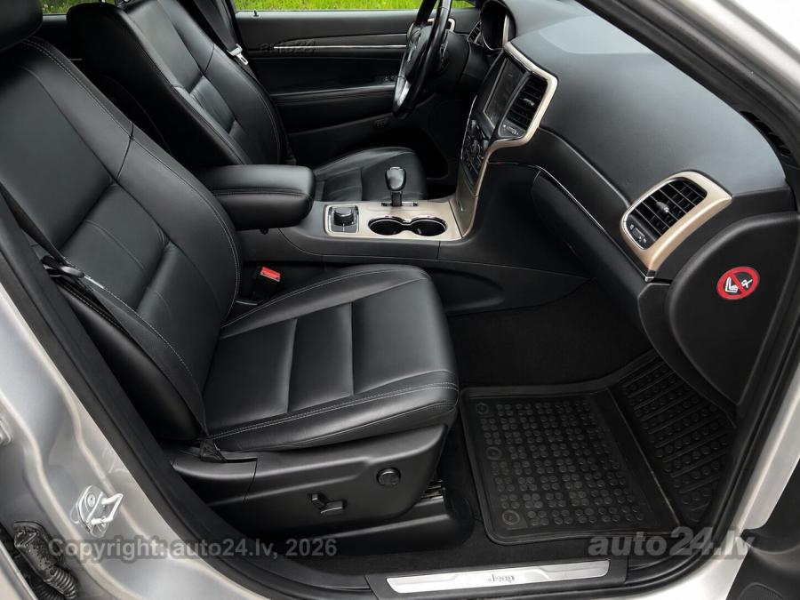 Grey Jeep Grand Cherokee 2016 in Tartu, with an engine capacity of 3.00 L and mileage of 207 thousand km for 14800 €, photo 24 on AUTOMOTO.COM.LV