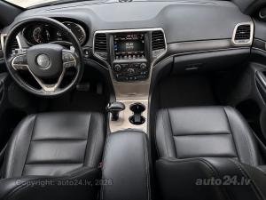 Grey Jeep Grand Cherokee 2016 in Tartu, with an engine capacity of 3.00 L and mileage of 207 thousand km for 14800 €, photo 26 on AUTOMOTO.COM.LV