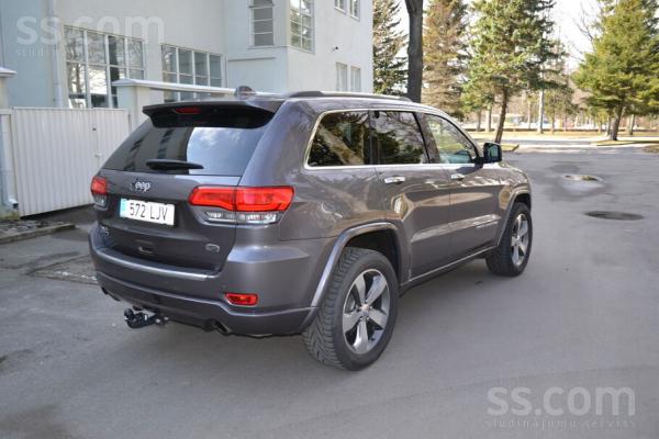Grey Jeep Grand Cherokee 2016 in Tallinn, with an engine capacity of 3.00 L and mileage of 152 thousand km for 19900 €, photo 4 on AUTOMOTO.COM.LV