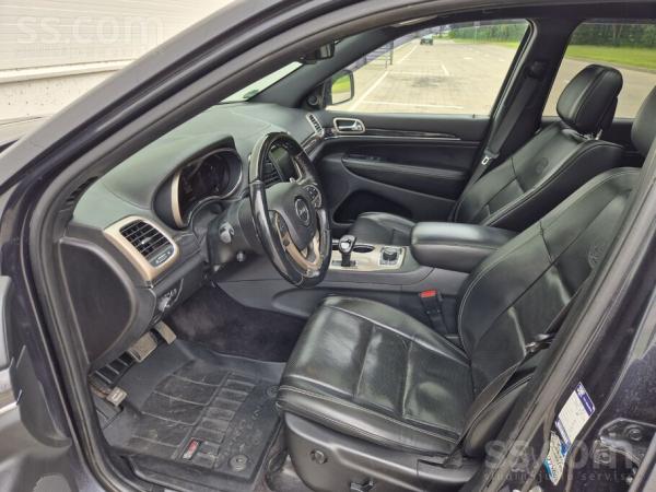 Pelēks Jeep Grand Cherokee 2016 Rīga, ar dzinēja tilpumu 3.00 L un nobraukumu 289 tūkst. km par 11250 €, foto 6 vietnē AUTOMOTO.COM.LV