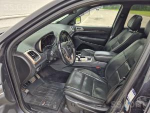 Pelēks Jeep Grand Cherokee 2016 Rīga, ar dzinēja tilpumu 3.00 L un nobraukumu 289 tūkst. km par 11250 €, foto 7 vietnē AUTOMOTO.COM.LV