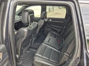 Pelēks Jeep Grand Cherokee 2016 Rīga, ar dzinēja tilpumu 3.00 L un nobraukumu 289 tūkst. km par 11250 €, foto 8 vietnē AUTOMOTO.COM.LV