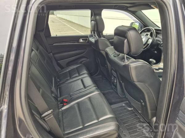 Pelēks Jeep Grand Cherokee 2016 Rīga, ar dzinēja tilpumu 3.00 L un nobraukumu 289 tūkst. km par 11250 €, foto 8 vietnē AUTOMOTO.COM.LV