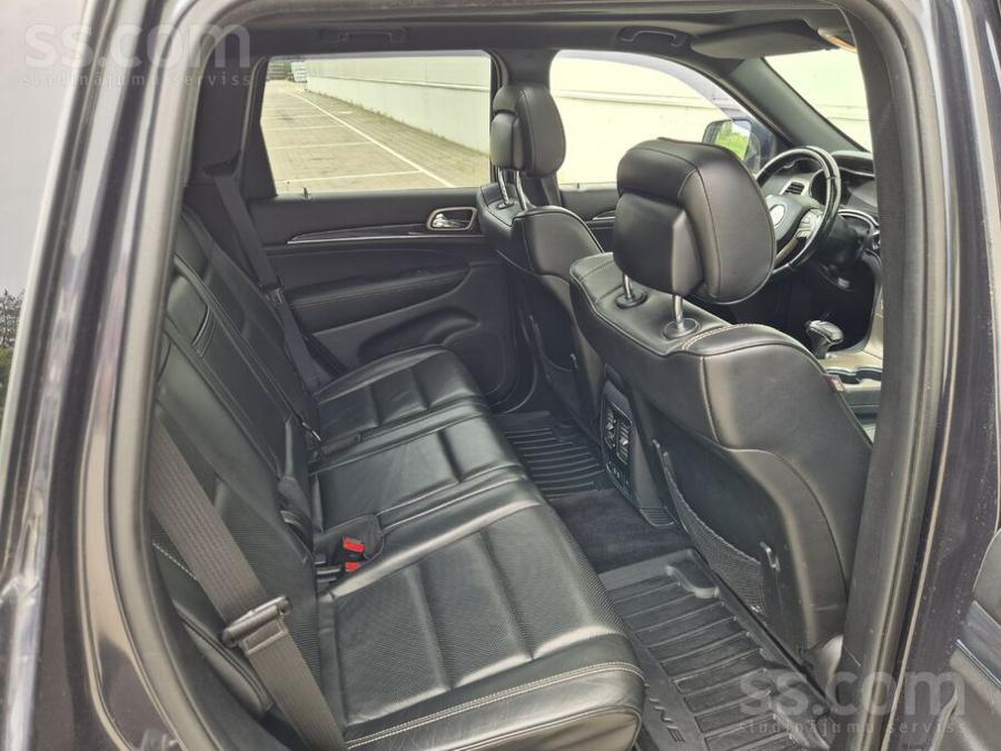 Pelēks Jeep Grand Cherokee 2016 Rīga, ar dzinēja tilpumu 3.00 L un nobraukumu 289 tūkst. km par 11250 €, foto 9 vietnē AUTOMOTO.COM.LV