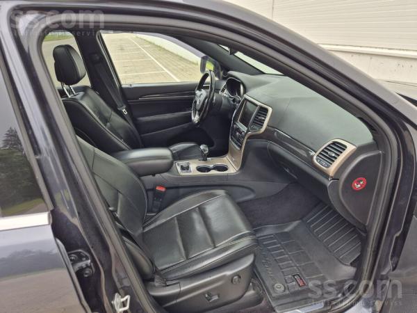 Pelēks Jeep Grand Cherokee 2016 Rīga, ar dzinēja tilpumu 3.00 L un nobraukumu 289 tūkst. km par 11250 €, foto 9 vietnē AUTOMOTO.COM.LV