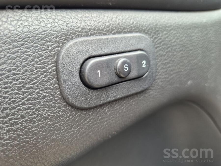 Pelēks Jeep Grand Cherokee 2016 Rīga, ar dzinēja tilpumu 3.00 L un nobraukumu 289 tūkst. km par 11250 €, foto 11 vietnē AUTOMOTO.COM.LV