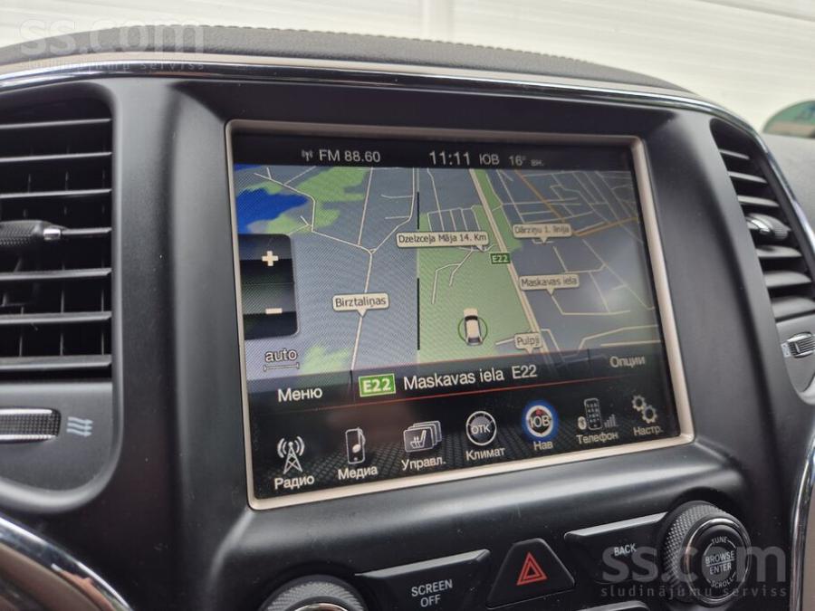 Pelēks Jeep Grand Cherokee 2016 Rīga, ar dzinēja tilpumu 3.00 L un nobraukumu 289 tūkst. km par 11250 €, foto 16 vietnē AUTOMOTO.COM.LV
