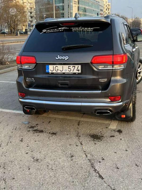 Pelēks Jeep Grand Cherokee 2016 Viļņa, ar dzinēja tilpumu 2.99 L un nobraukumu 181 tūkst. km par 14600 €, foto 3 vietnē AUTOMOTO.COM.LV