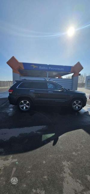 Pelēks Jeep Grand Cherokee 2016 Viļņa, ar dzinēja tilpumu 2.99 L un nobraukumu 160 tūkst. km par 17000 €, foto 4 vietnē AUTOMOTO.COM.LV