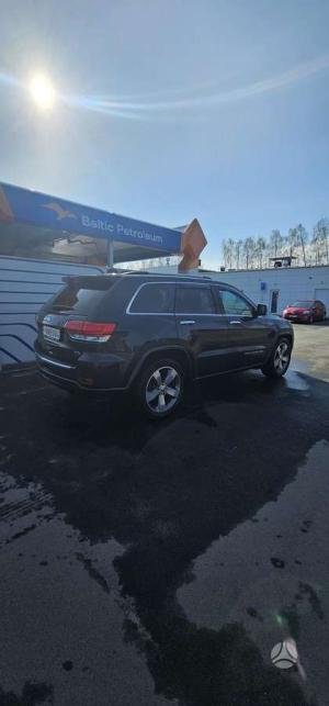 Pelēks Jeep Grand Cherokee 2016 Viļņa, ar dzinēja tilpumu 2.99 L un nobraukumu 160 tūkst. km par 17000 €, foto 5 vietnē AUTOMOTO.COM.LV
