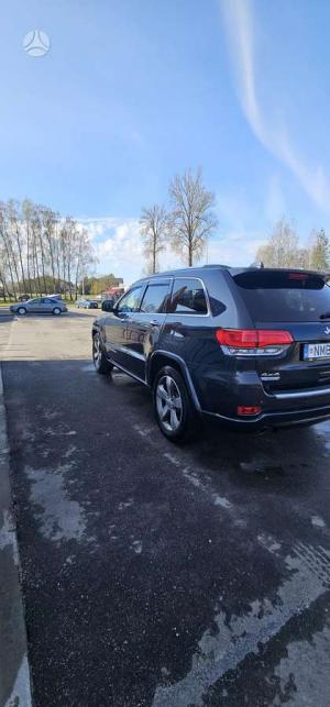 Pelēks Jeep Grand Cherokee 2016 Viļņa, ar dzinēja tilpumu 2.99 L un nobraukumu 160 tūkst. km par 17000 €, foto 6 vietnē AUTOMOTO.COM.LV