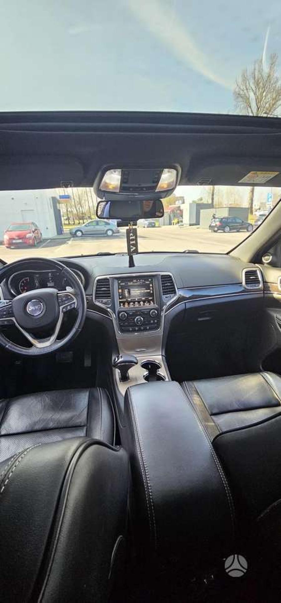 Pelēks Jeep Grand Cherokee 2016 Viļņa, ar dzinēja tilpumu 2.99 L un nobraukumu 160 tūkst. km par 17000 €, foto 12 vietnē AUTOMOTO.COM.LV
