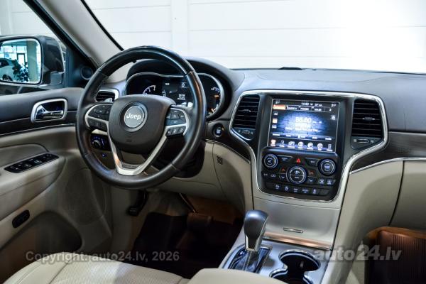 Grey Jeep Grand Cherokee 2016 in Tallinn, with an engine capacity of 3.00 L and mileage of 225 thousand km for 18800 €, photo 9 on AUTOMOTO.COM.LV