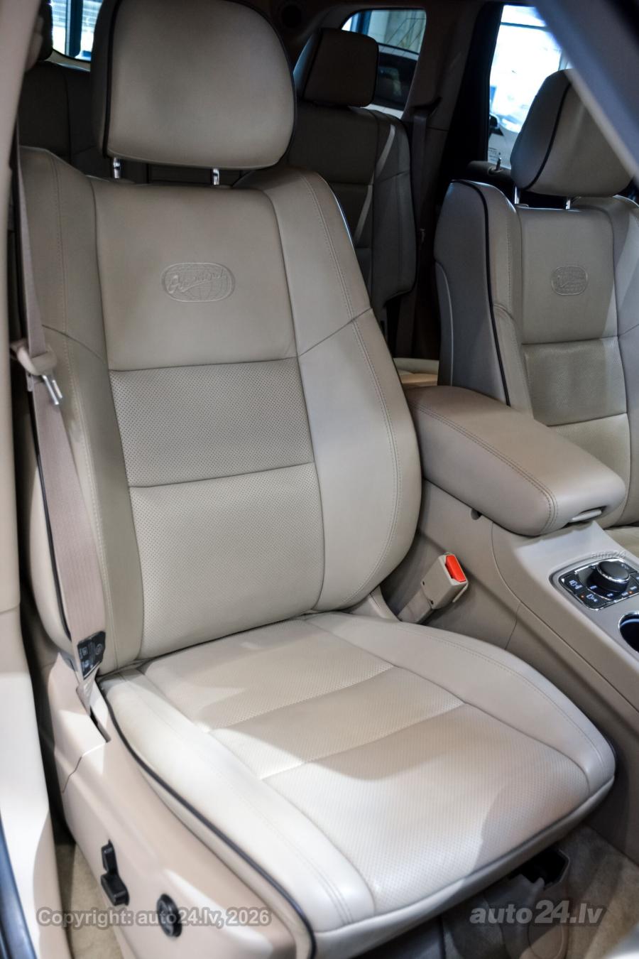 Pelēks Jeep Grand Cherokee 2016 Tallina, ar dzinēja tilpumu 3.00 L un nobraukumu 225 tūkst. km par 18800 €, foto 13 vietnē AUTOMOTO.COM.LV