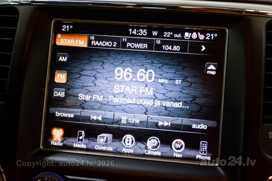 Pelēks Jeep Grand Cherokee 2016 Tallina, ar dzinēja tilpumu 3.00 L un nobraukumu 225 tūkst. km par 18800 €, foto 16 vietnē AUTOMOTO.COM.LV