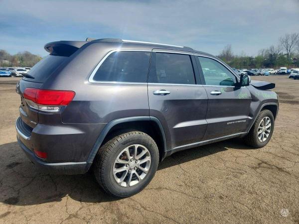 Grey Jeep Grand Cherokee 2016 in Siauliai, with an engine capacity of 5.65 L and mileage of 176 thousand km for 8500 €, photo 3 on AUTOMOTO.COM.LV