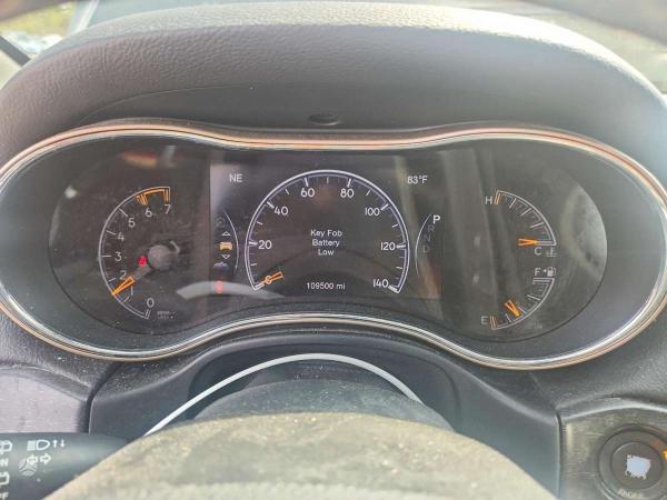 Grey Jeep Grand Cherokee 2016 in Siauliai, with an engine capacity of 5.65 L and mileage of 176 thousand km for 8500 €, photo 9 on AUTOMOTO.COM.LV