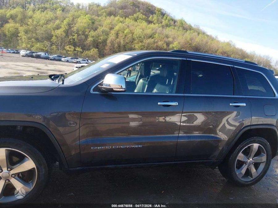 Grey Jeep Grand Cherokee 2016 in Siauliai, with an engine capacity of 3.60 L and mileage of 248 thousand km for 10400 €, photo 5 on AUTOMOTO.COM.LV