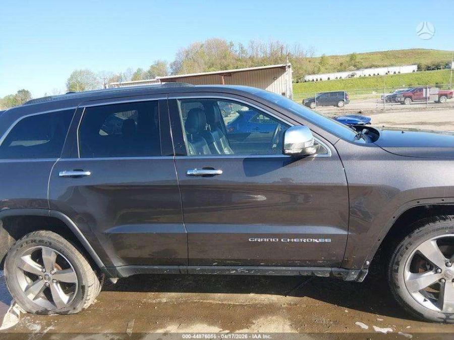 Grey Jeep Grand Cherokee 2016 in Siauliai, with an engine capacity of 3.60 L and mileage of 248 thousand km for 10400 €, photo 8 on AUTOMOTO.COM.LV