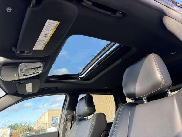 Grey Jeep Grand Cherokee 2016 in Siauliai, with an engine capacity of 3.60 L and mileage of 250 thousand km for 10400 €, photo 9 on AUTOMOTO.COM.LV